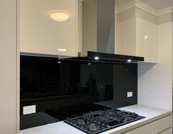 UNDERSTANDING THE LIFESPAN OF GLASS SPLASHBACKS: A COMPREHENSIVE GUIDE
